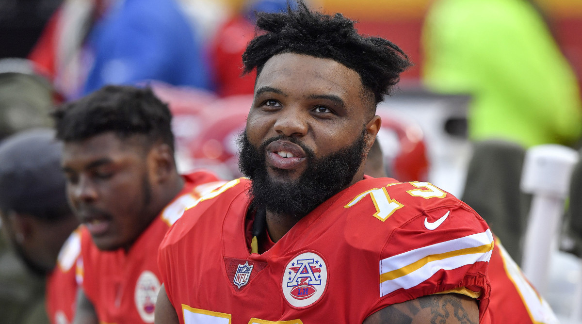 Chiefs Jeff Allen searched for fan who helped get car out of snow ...