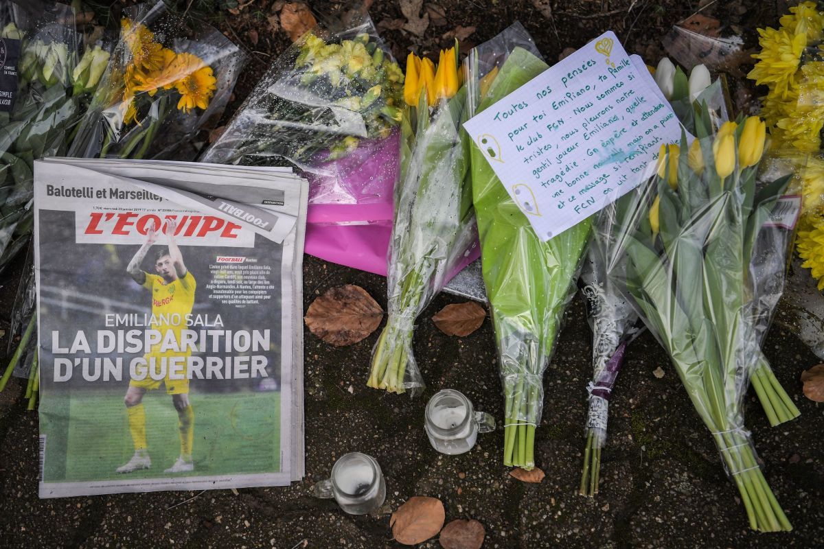 Police End Search for Cardiff Striker Emiliano Sala & Pilot Following ...