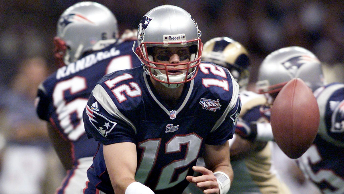 Tom Brady rookie card: Patriots QB autographed card sells for $400K ...