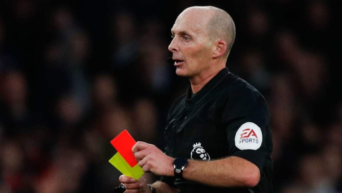 Mike Dean: Remembering All of His 100 Premier League Red Cards - Sports ...