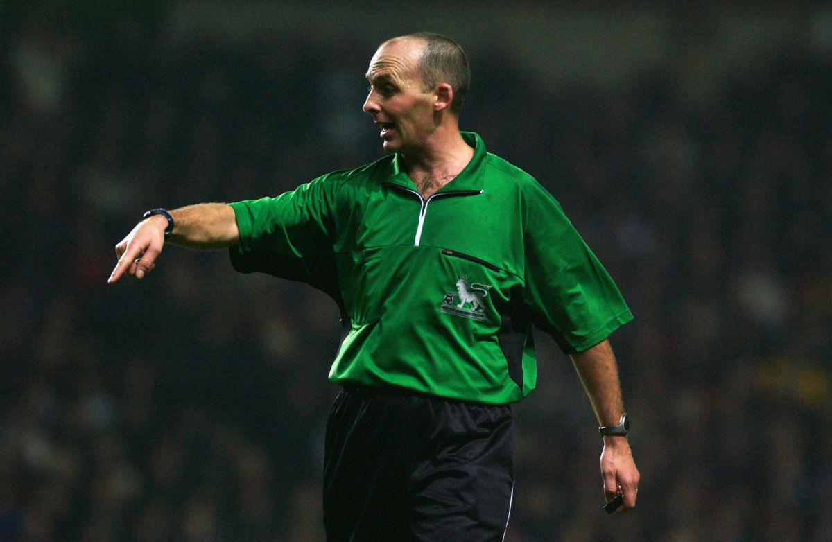 Mike Dean: Remembering All of His 100 Premier League Red Cards - Sports ...