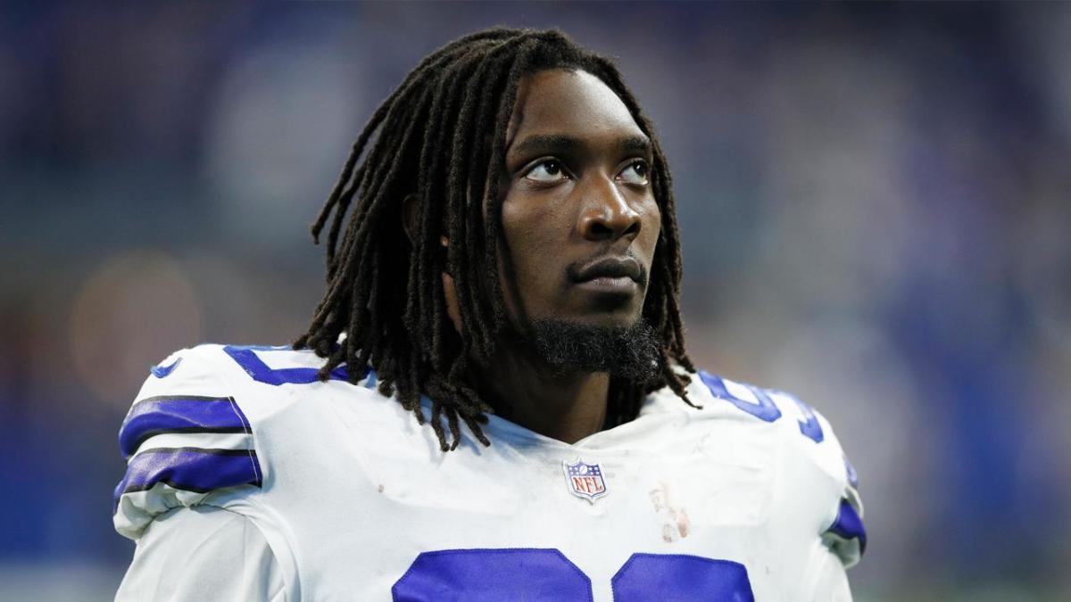 Demarcus Lawrence refuses to give young Giants fan autograph - Sports ...
