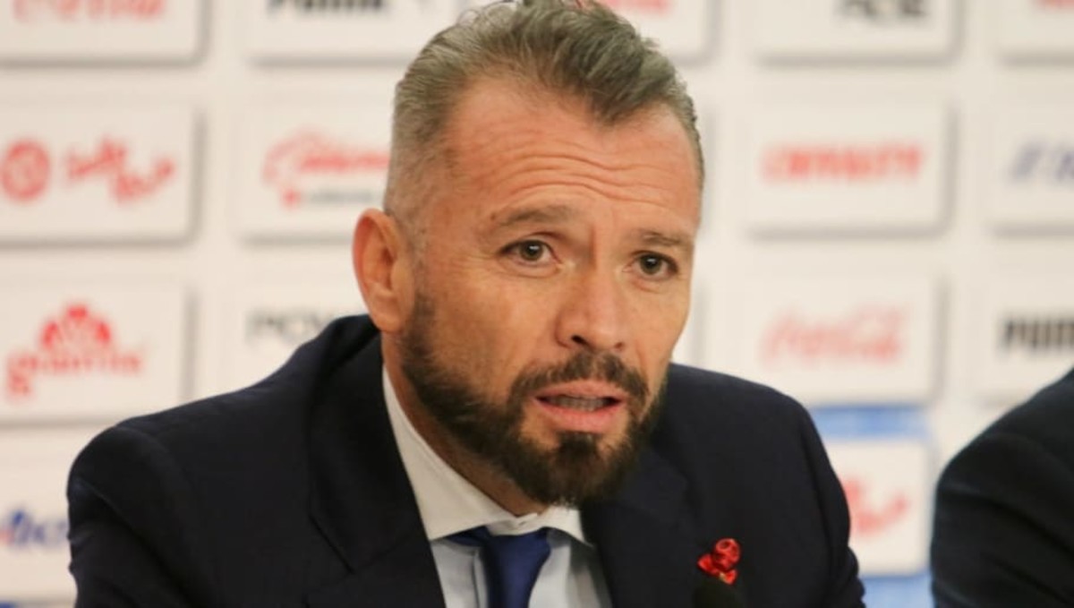 Higuera se quedaría como asesor en Chivas - Sports Illustrated