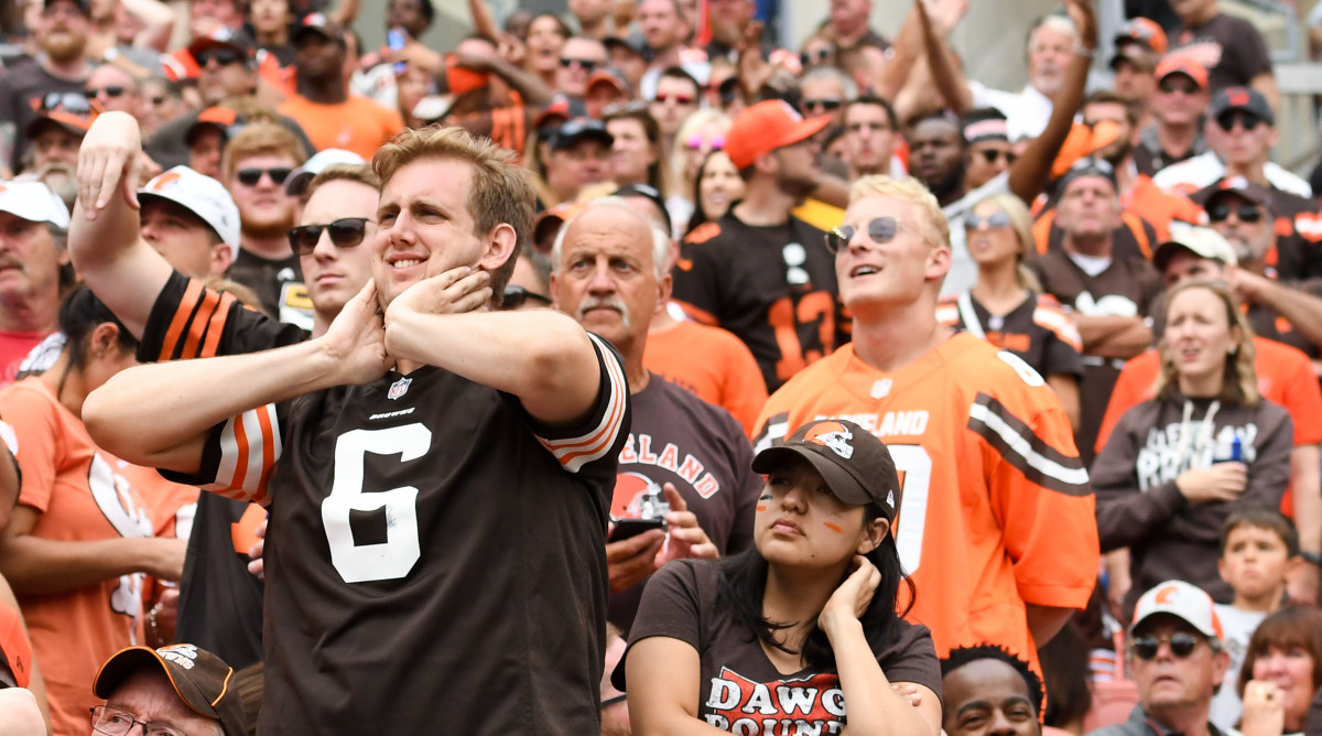 Browns ban wrong fan for throwing beer at Titans players - Sports ...