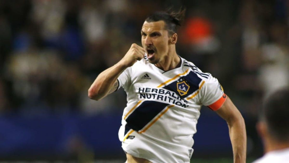 Zlatan Ibrahimovic to Be Honoured With Giant Bronze Statue in His ...