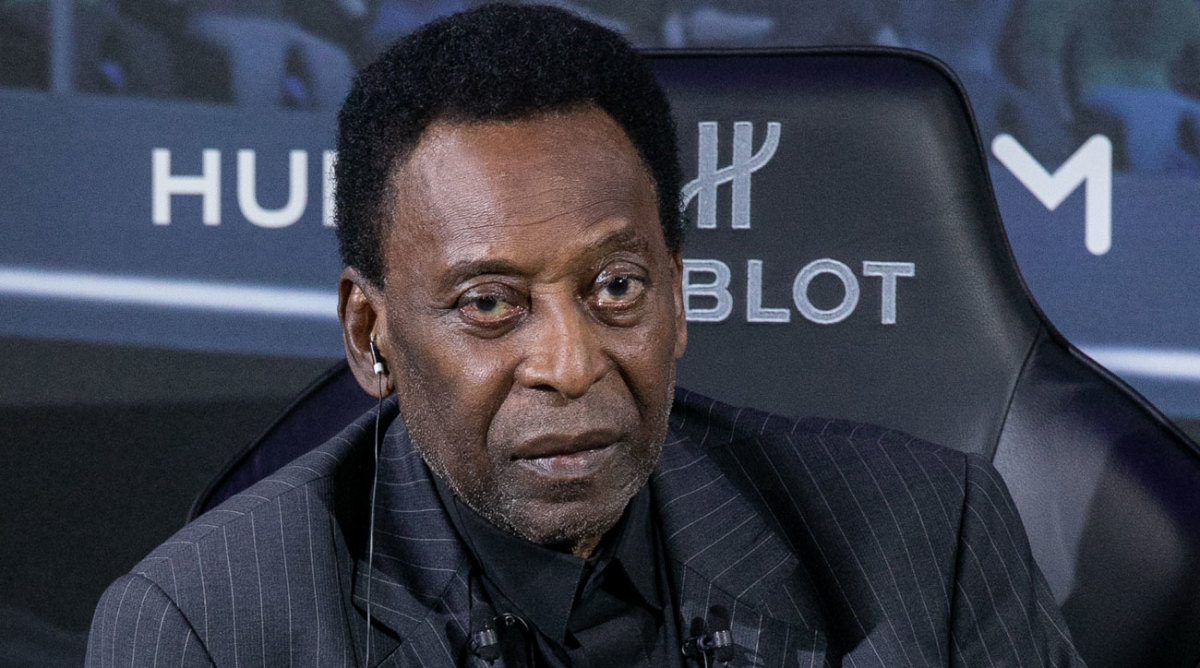 Pele: Brazilian great remains hospitalized with urinary infection ...