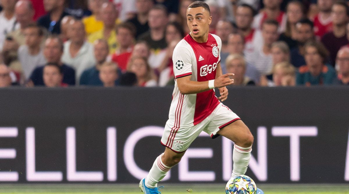 Sergino Dest: Ajax extends USMNT defender's contract to 2022 - Sports ...