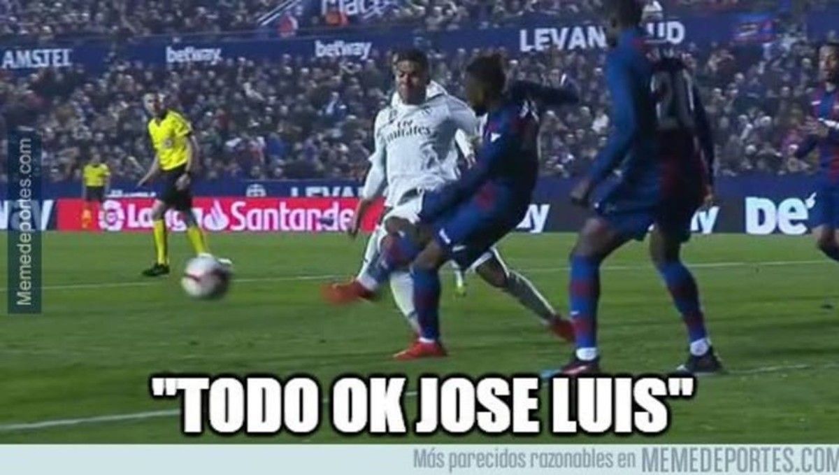 Los mejores 'memes' del penalti a Casemiro, el malentendido Kepa-Sarri ...