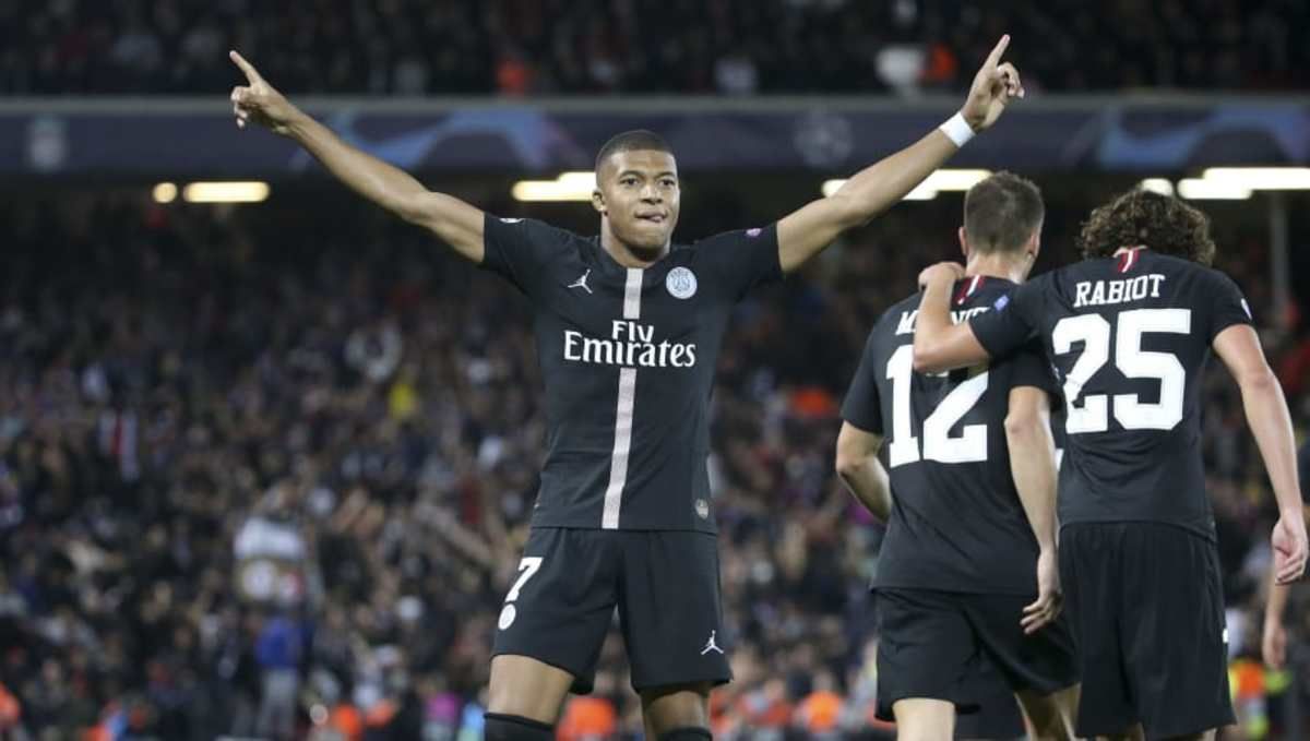 El especial regalo que le hizo Pelé a Kylian Mbappé - Sports Illustrated