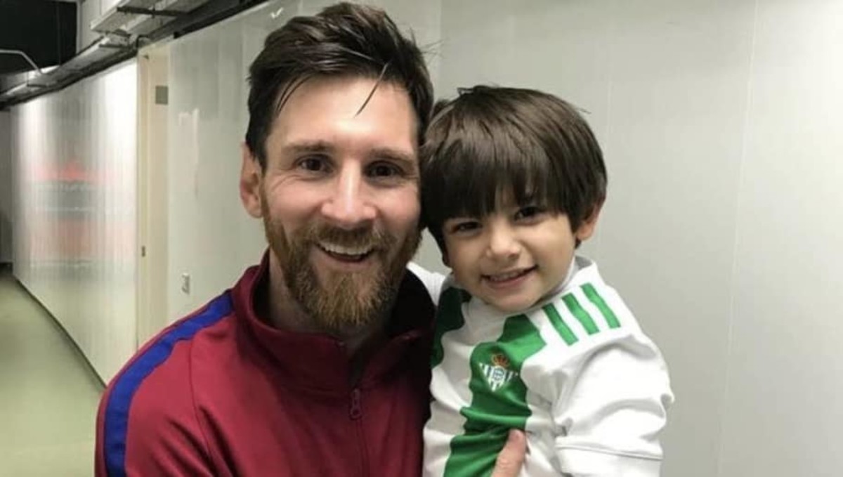 ¡IMPOSIBLE NO CONMOVERSE! | El día que el hijo de Guardado conoció a ...