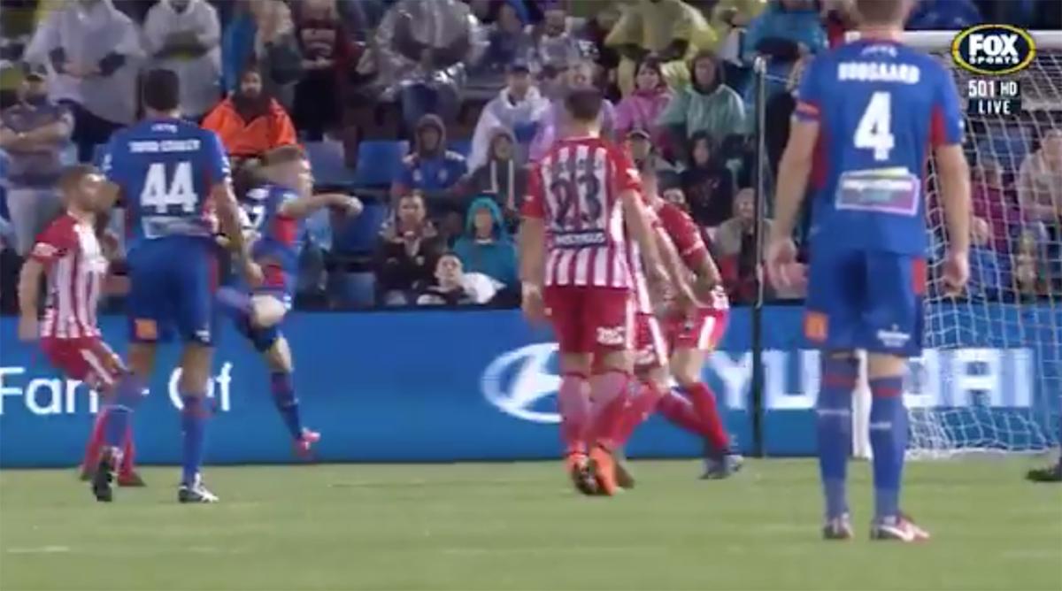 Riley McGree scorpion kick: Aussie midfielder scores scorpion kick ...