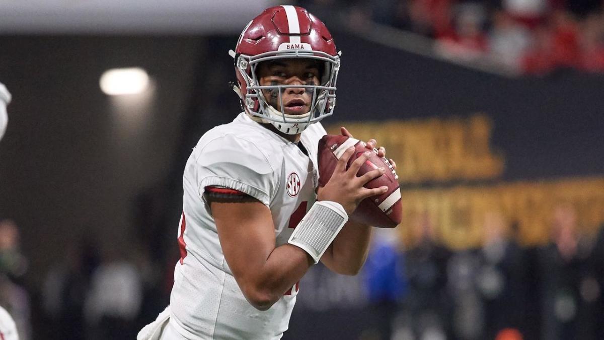 Tua Tagovailoa injury news: Alabama QB injures thumb at practice ...