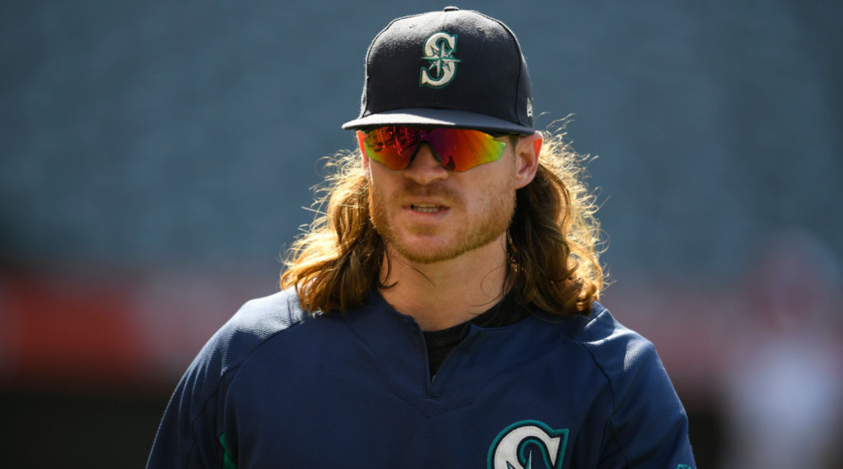 Watch: Mariners' Ben Gamel fully extends for diving catch - Sports ...