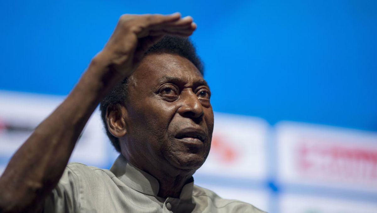 Brazilian Football Legend Pele Hospitalised After Collapsing From ...