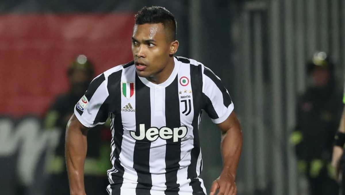 Alex Sandro: Man United expected to land Juventus defender - Sports ...