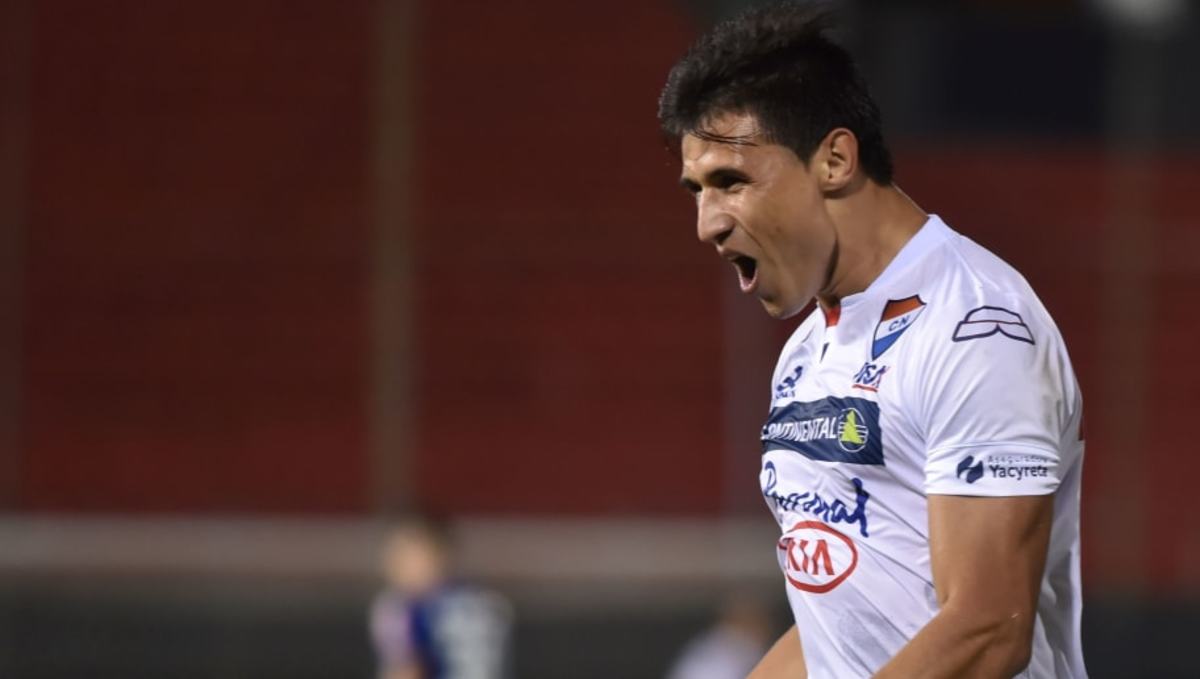Rayados renovaría su ataque con el paraguayo Adam Bareiro - Sports ...