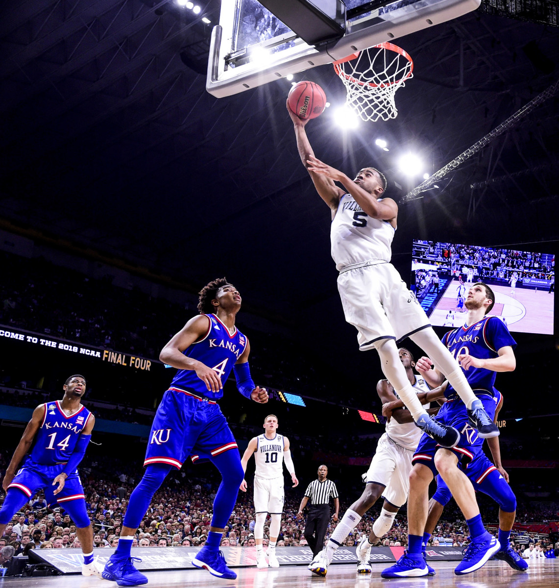 Best Photos from Villanova vs. Kansas Final Four - Sports Illustrated