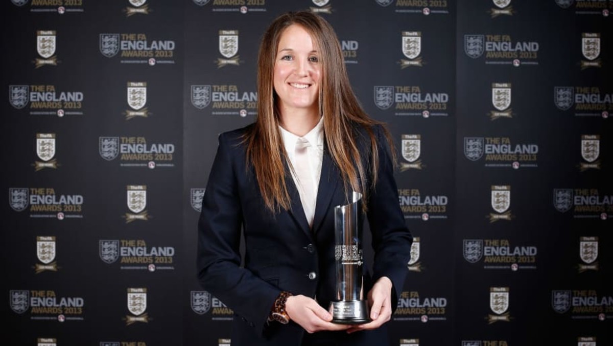 Man Utd Hire England Legend Casey Stoney as First Manager of New Women ...