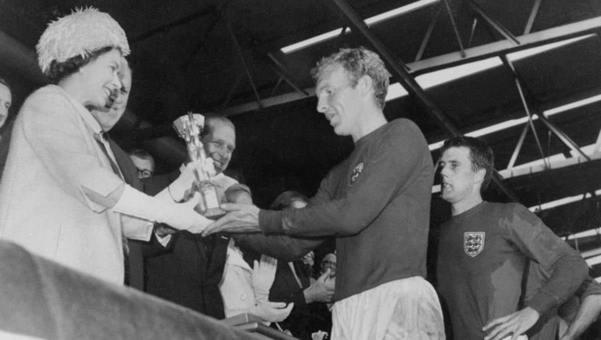 Totti, Puyol, Gerrard and more: 10 best soccer captains ever - Sports ...