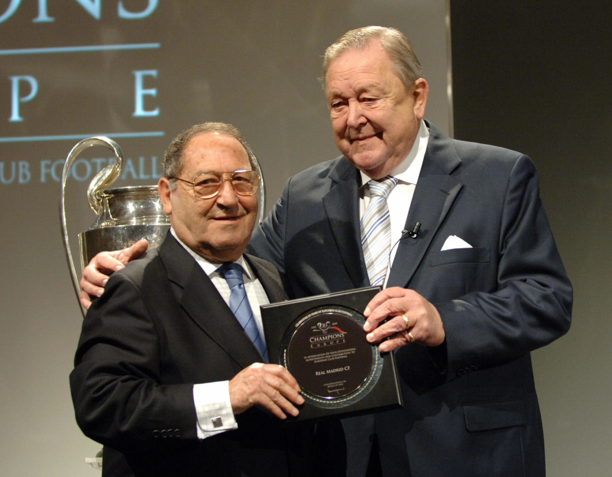 Totti, Puyol, Gerrard and more: 10 best soccer captains ever - Sports ...