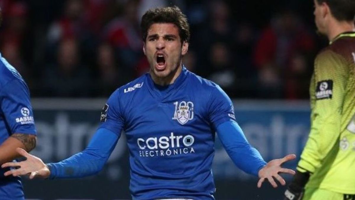 HÉROE | "Pollo" Briseño consiguió un punto para el Feirense en el ...