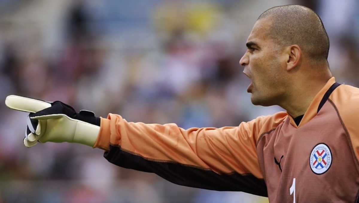 IMPERDIBLE | Chilavert revelo el motivo del famoso escupitajo a Roberto ...