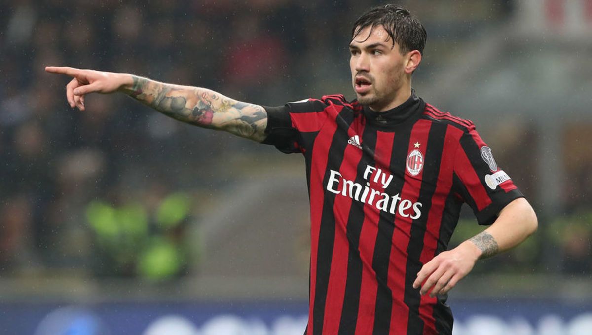 AC Milan Defender Ruled Out of Napoli Clash & Set for Tests Following ...
