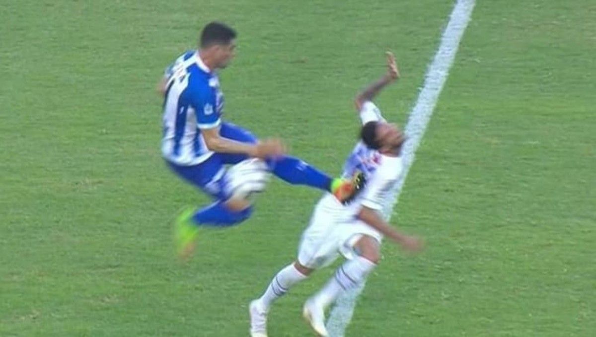 La criminal patada en el fútbol brasileño de la que todo el mundo habla ...