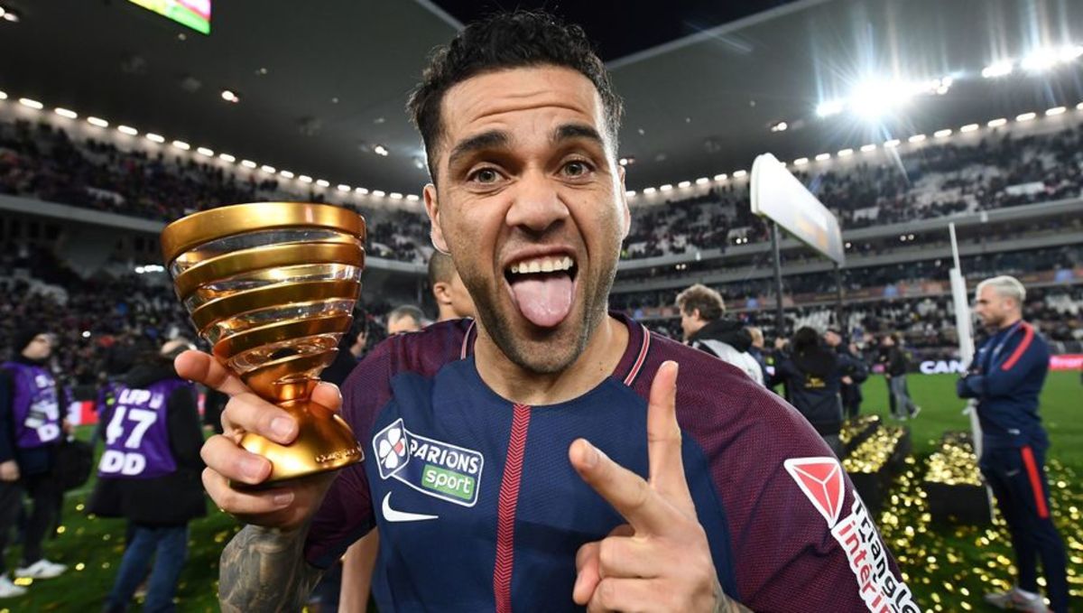Brazilian Star Becomes Most Decorated Player in Club Football History ...
