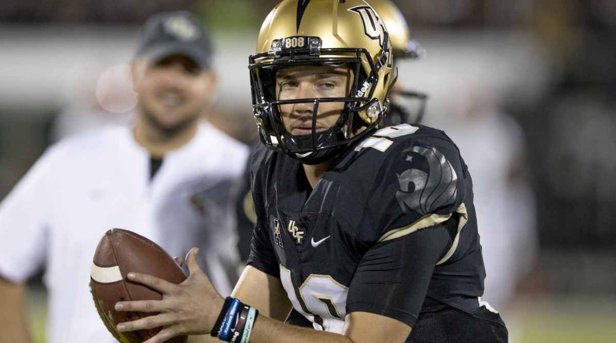 McKenzie Milton injury: UCF QB leaves game with right leg injury ...