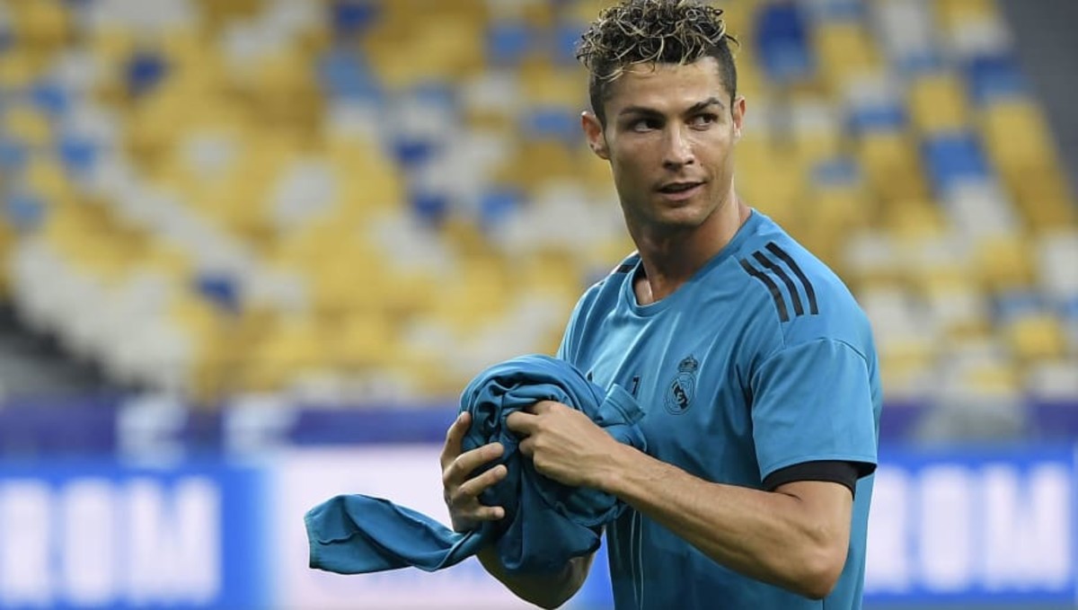 VIDEO: Cristiano Ronaldo Nails Cameraman With Wayward Shot in Training ...