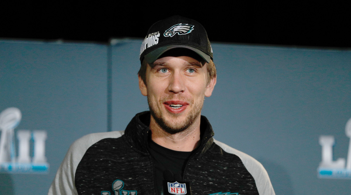Nick Foles: QB, Eagles reportedly agree on revised 2018 deal - Sports ...
