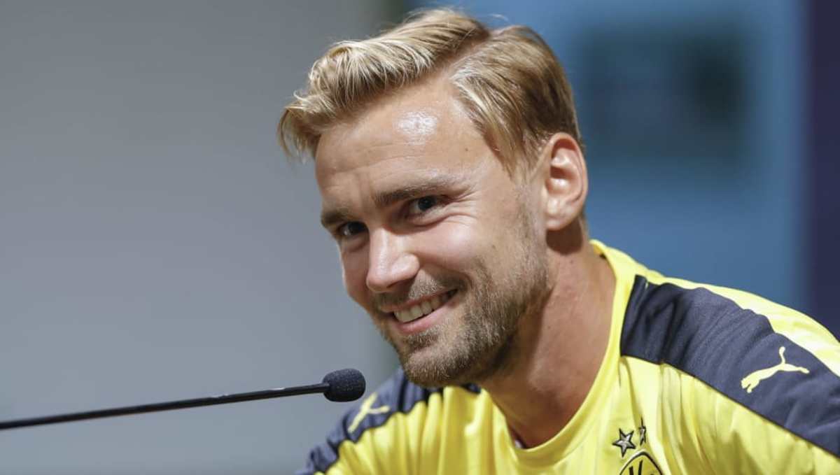 Borussia Dortmund Confirm Captain Marcel Schmelzer Will Hand Over ...