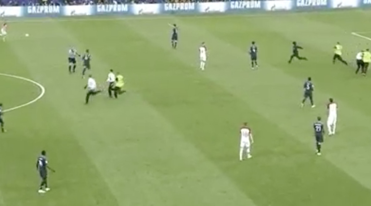 Pitch invaders World Cup final video: Fans run on field - Sports ...