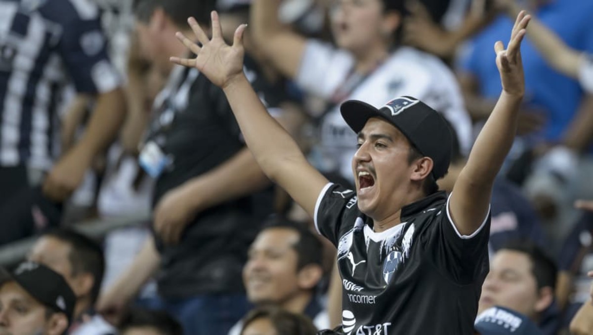 ¡NO APRENDEN! | Aficionados de Rayados vuelven a protagonizar un pleito ...
