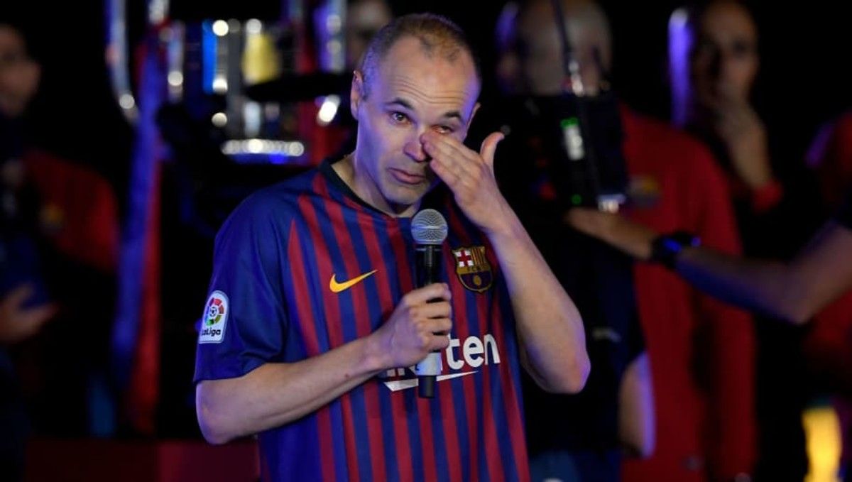 Andres Iniesta: Barcelona icon gives emotional speech at Camp Nou ...