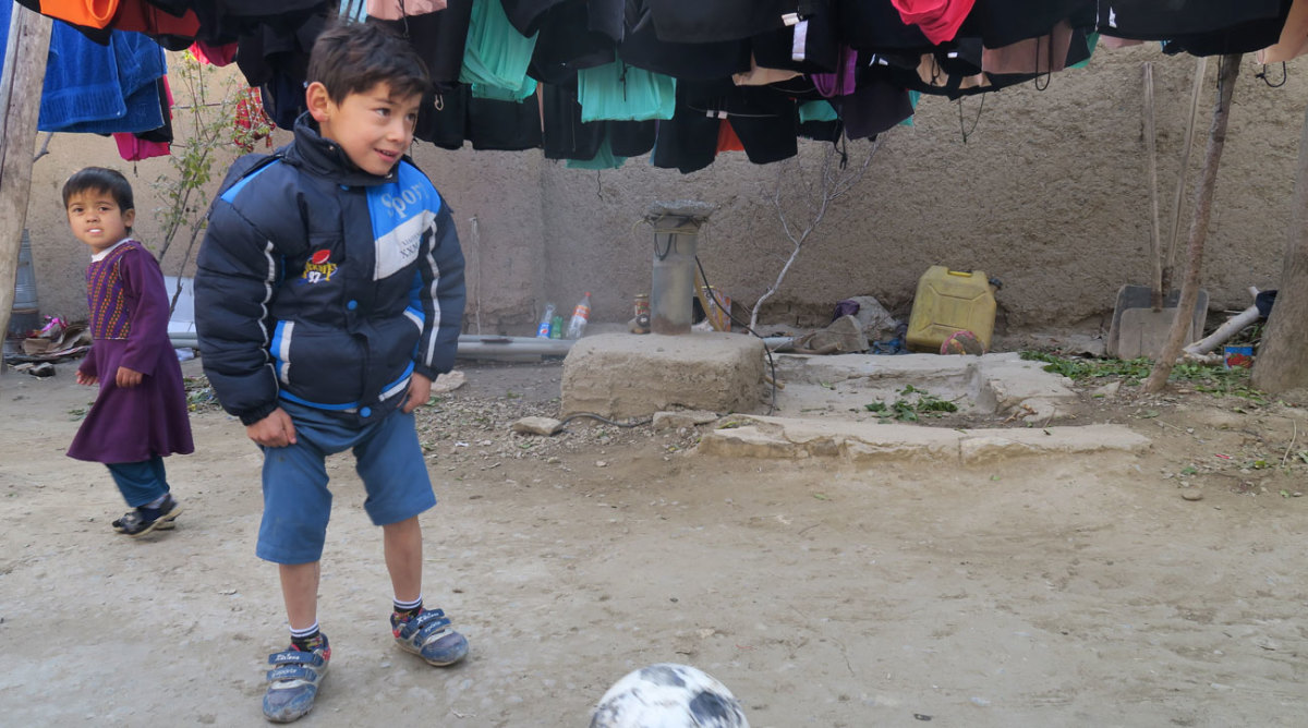 Young Afghan Messi fan forced to flee home after threats from Taliban ...