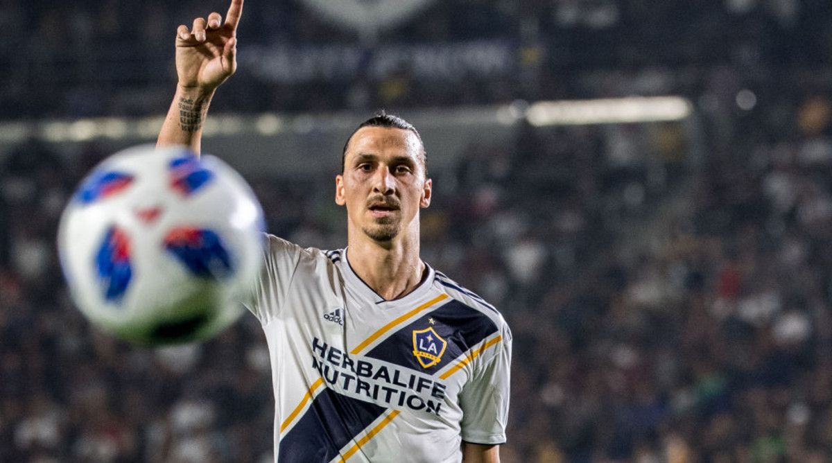 Zlatan Ibrahimovic goal video: Galaxy star's amazing karate kick ...