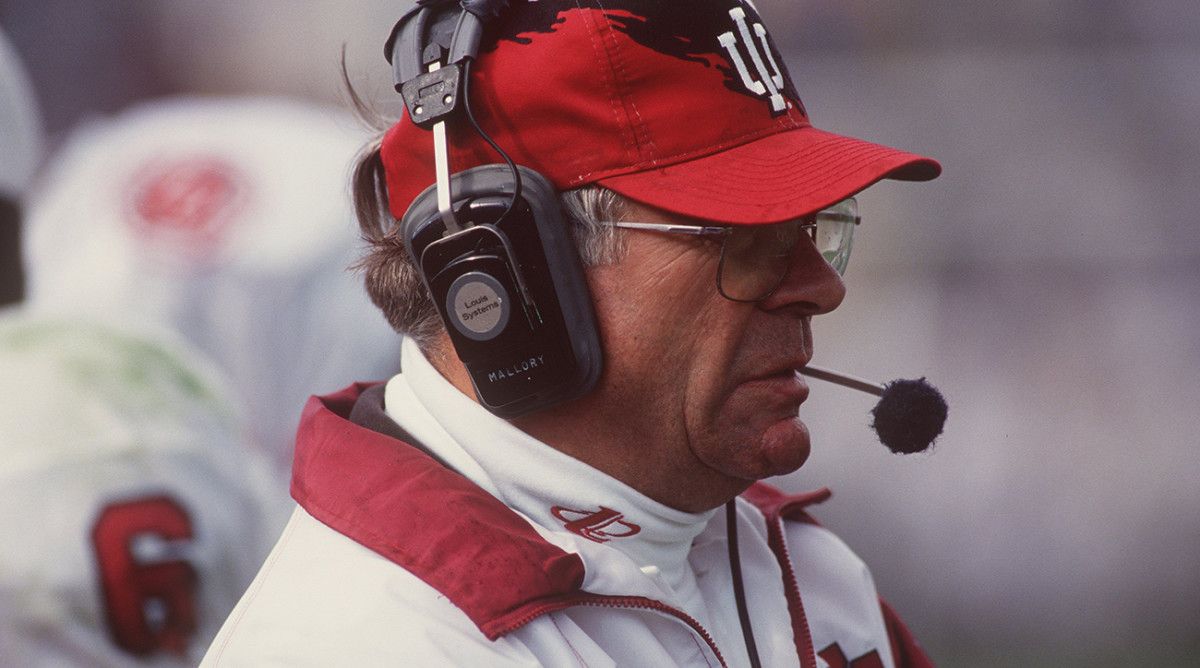Bill Mallory dies at 82 after fall - Sports Illustrated