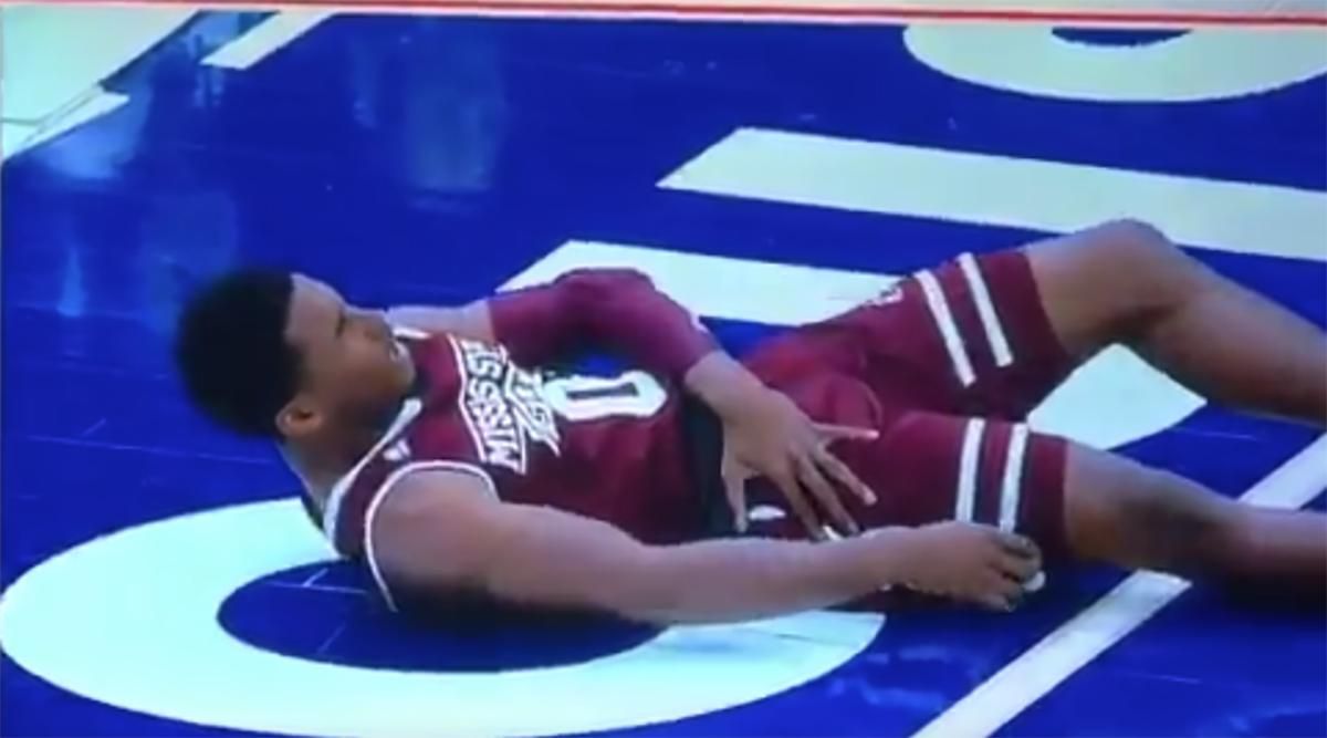 Nick Weatherspoon injury updates: MSU G carted off, taken to hospital ...