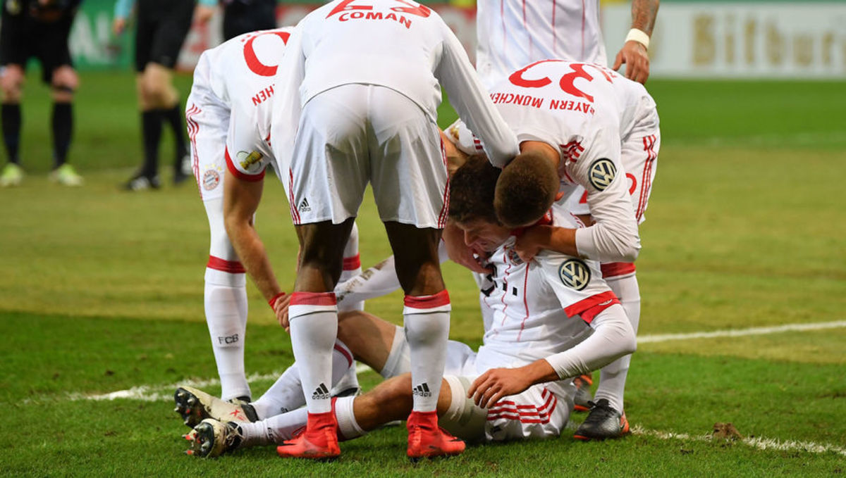 Thomas Muller: Bayern Munich star hurt in DFB Pokal win - Sports ...