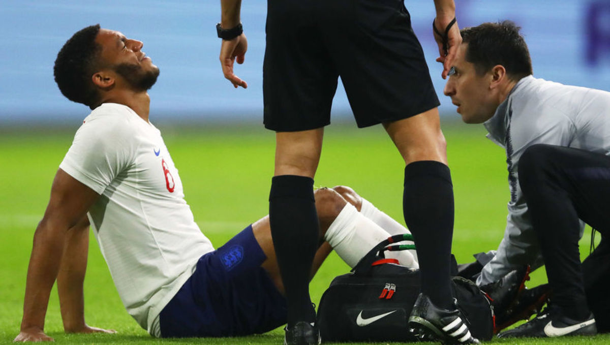 Liverpool Fans Fear the Worst As Reds Star Picks Up Ankle Injury on ...