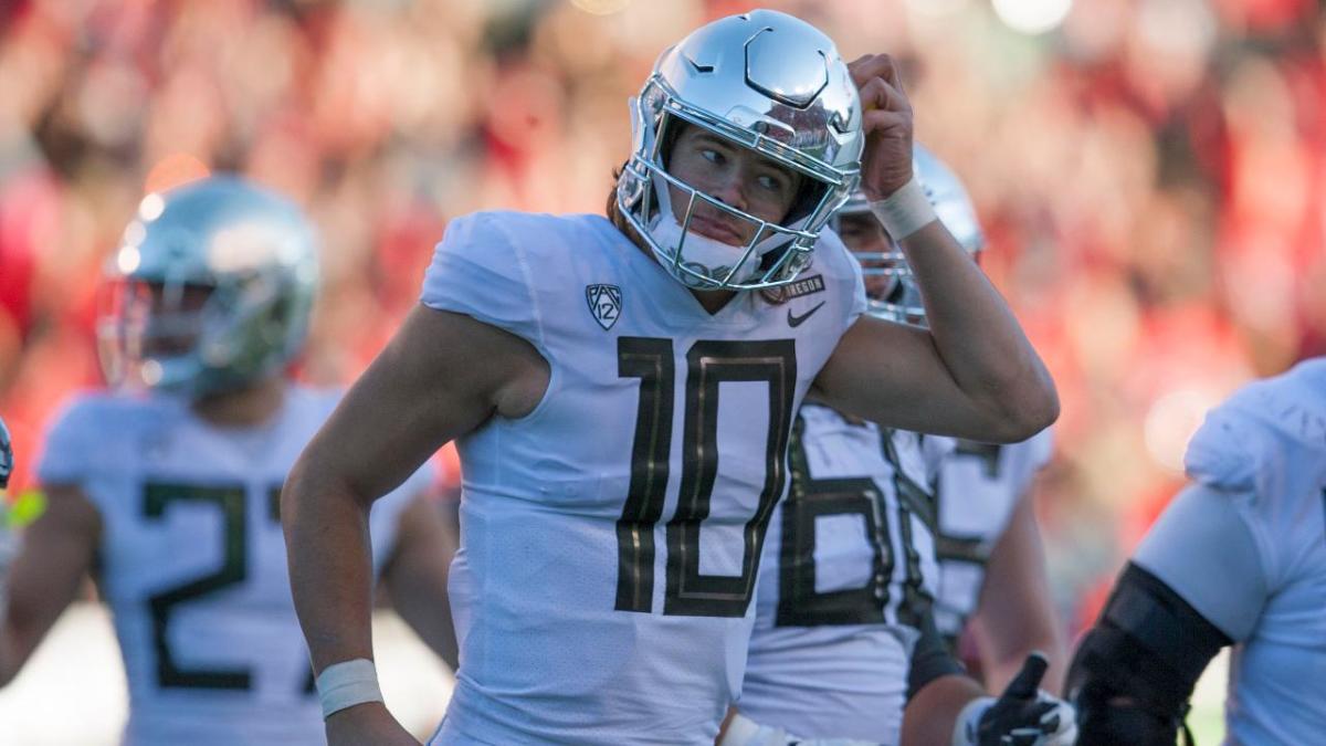 Oregon's QB Justin Herbert, a top NFL Draft prospect, decides to return ...