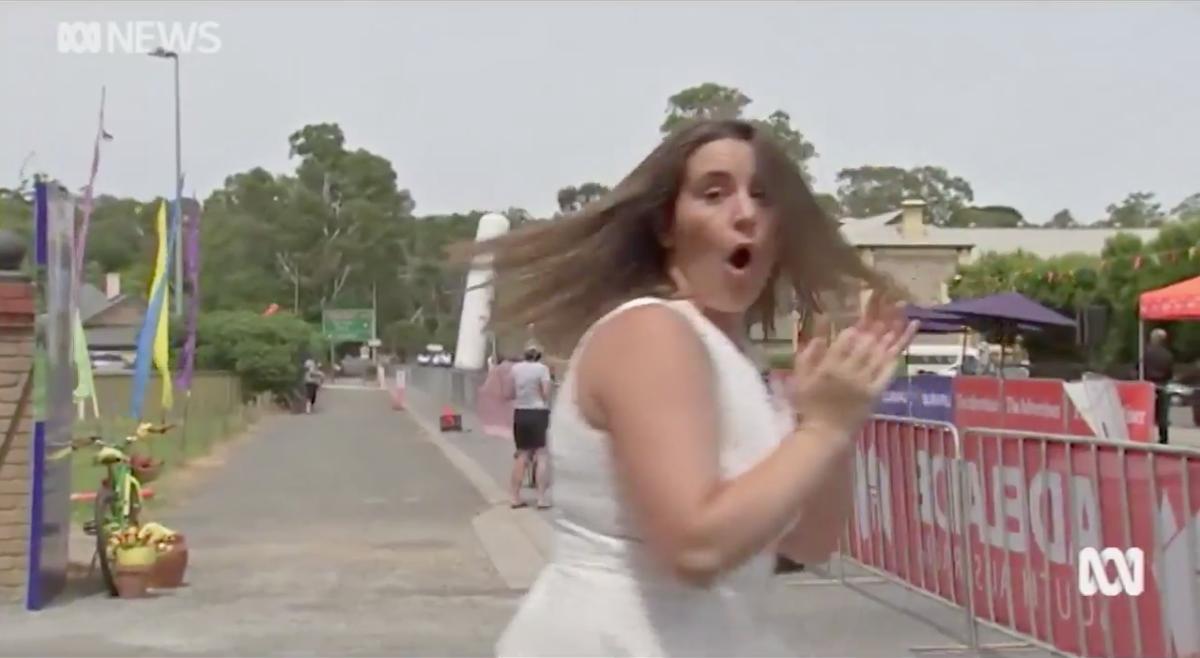 Truck crashes through finish line at Australia cycling race (video ...