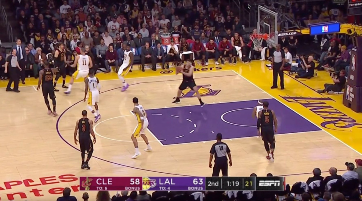 LeBron James makes smooth no-look pass vs. Lakers - VIDEO - Sports ...