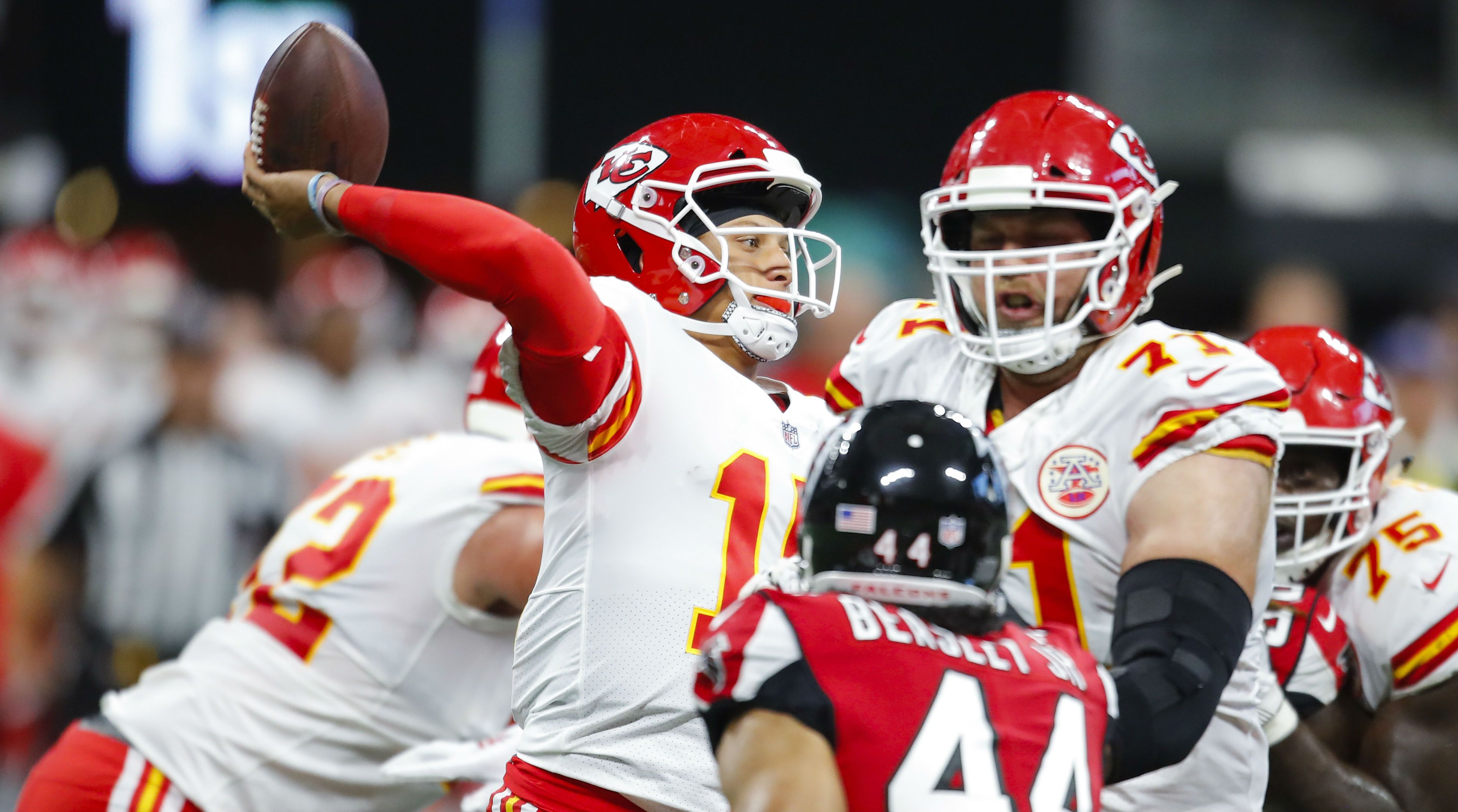 Weekend Hot Clicks: Patrick Mahomes's TD Broke Twitter - Sports Illustrated