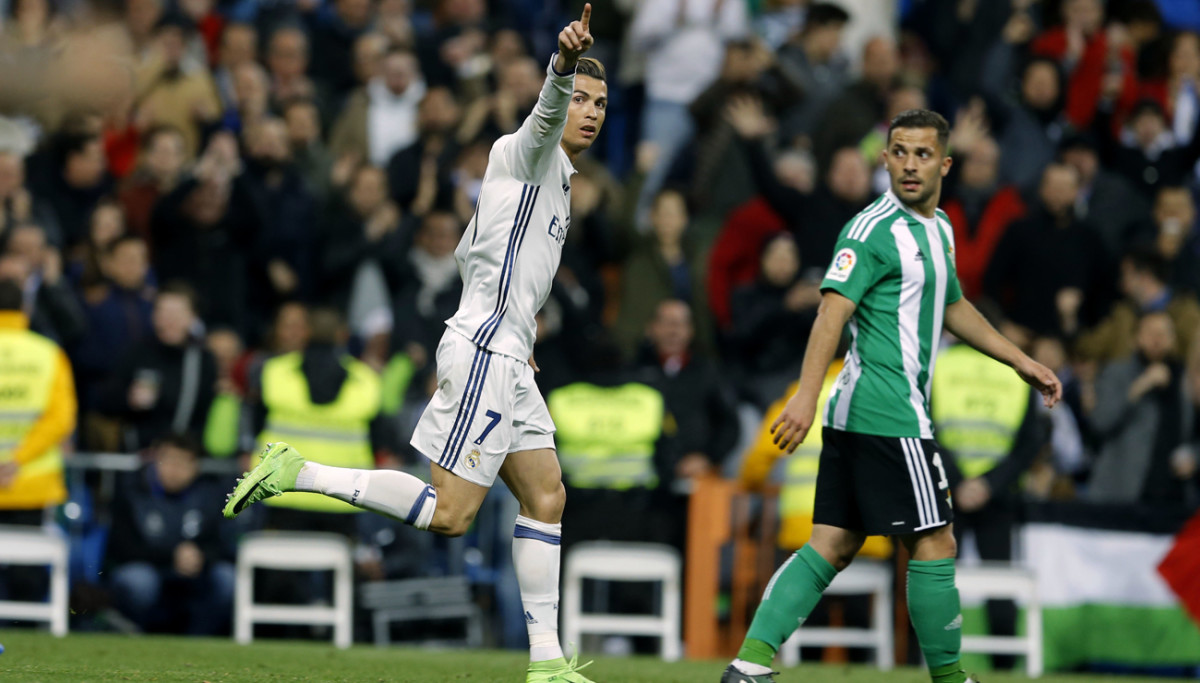 Cristiano Ronaldo scores 366th career league goal (video) - Sports ...