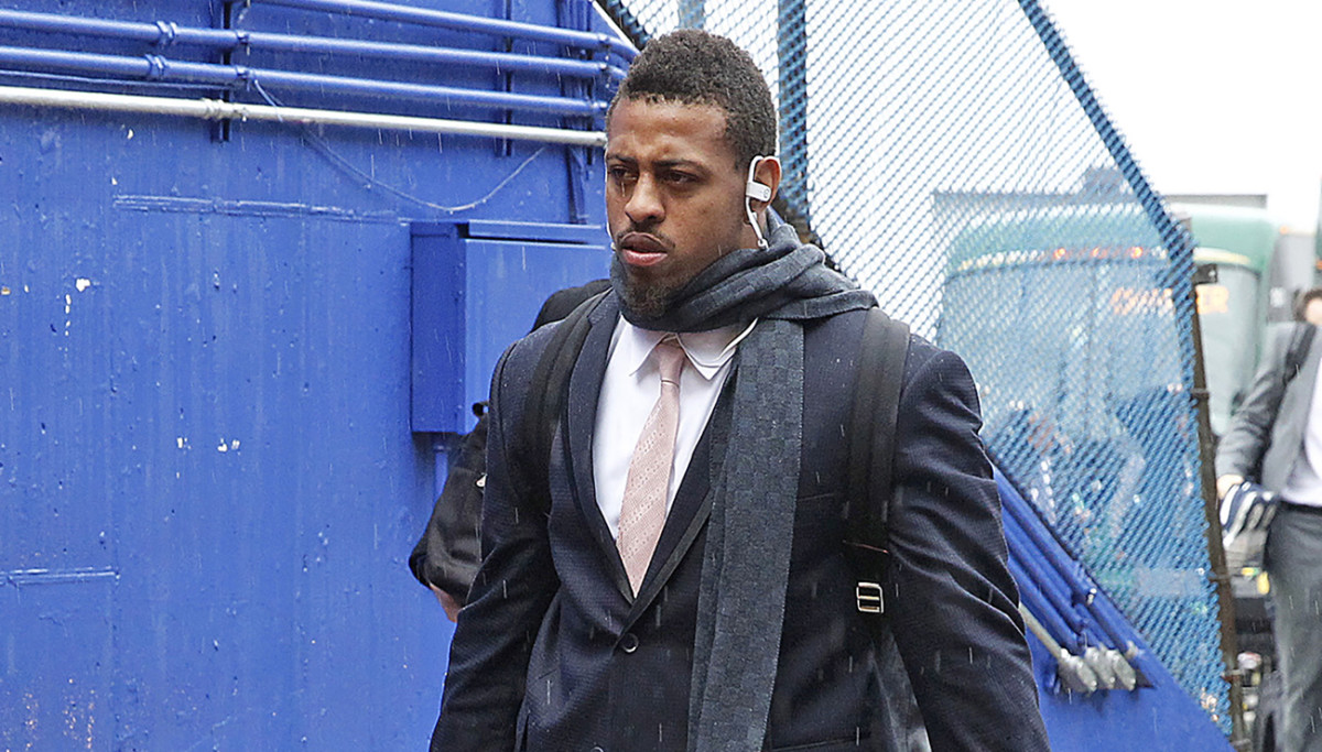 Screaming Eagles fans to vote on signing Greg Hardy - Sports Illustrated