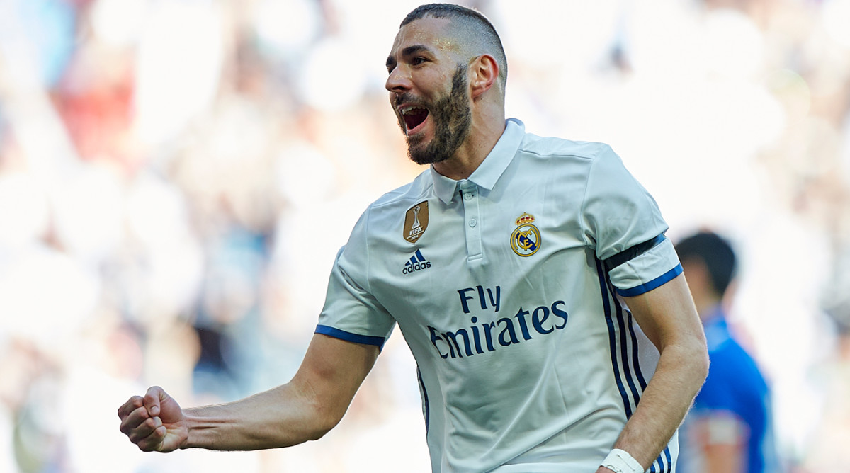 La Liga: Benzema helps Madrid beat Alaves - Sports Illustrated