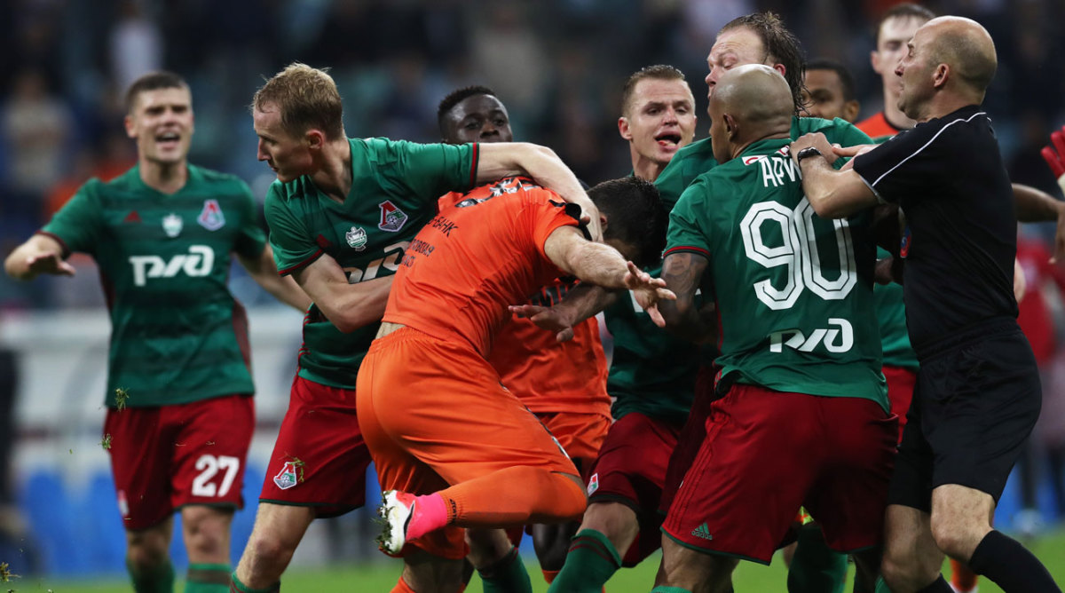 Russian Cup final ends in all out brawl, punches thrown (VIDEO ...